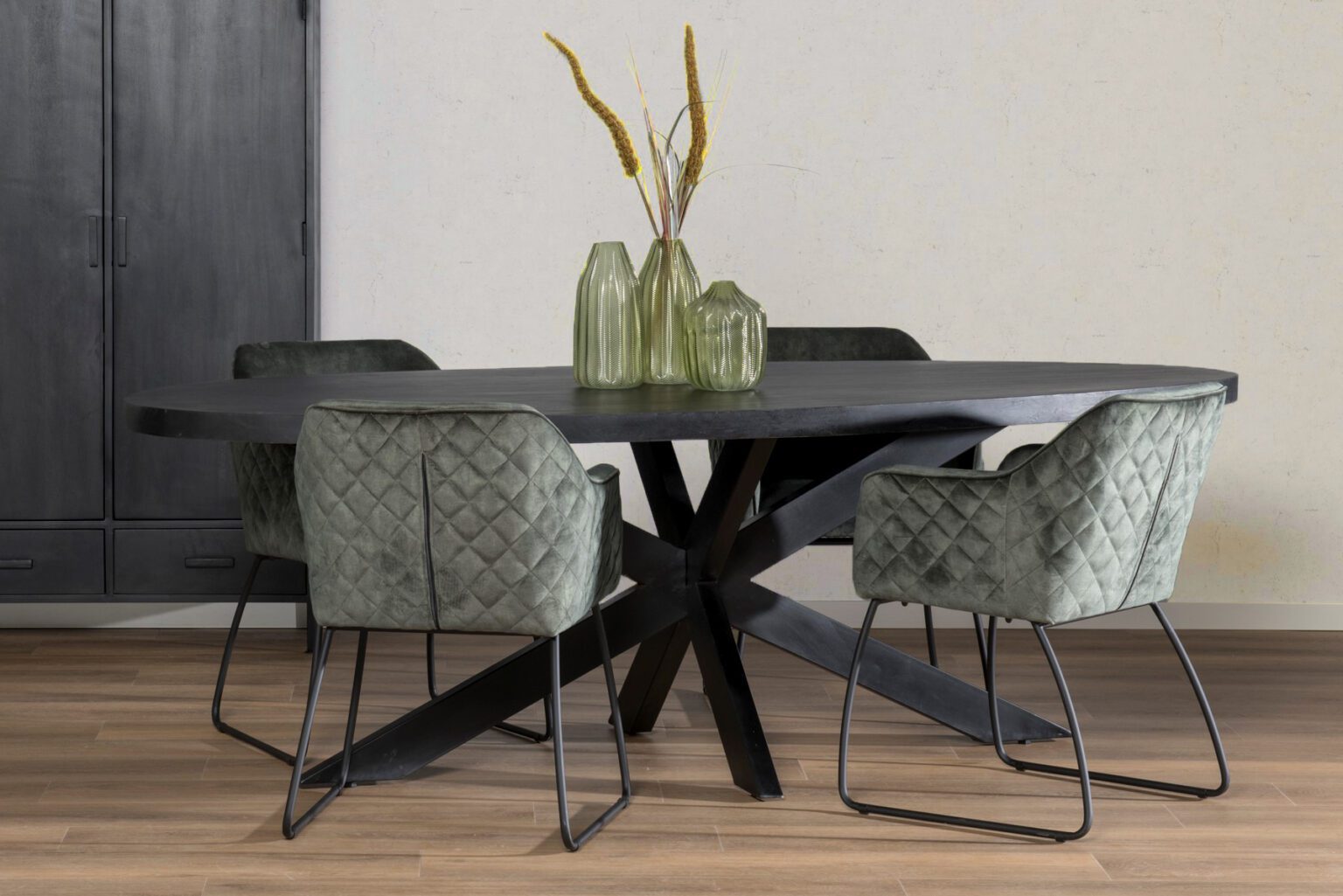 5 Voordelen van een ovale eettafel | #1 in Tafels | Tomasso Tables